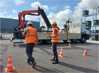 Autorisation de conduite et CACES® : quelle différence